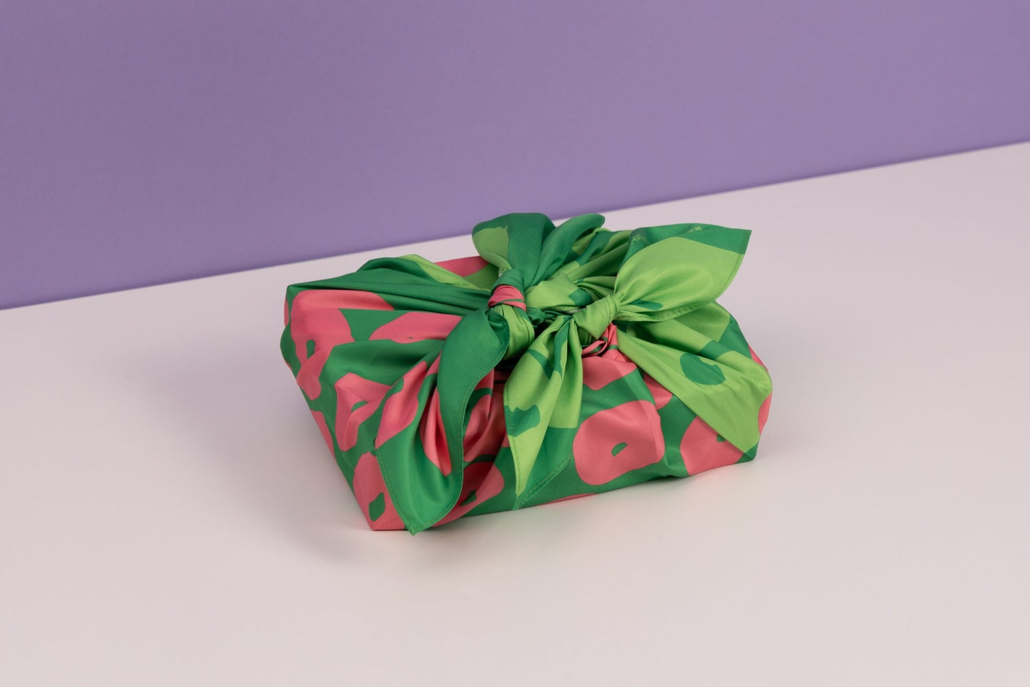How to Tie a Furoshiki with the Kousa Tsutsumi Method: Step-by-Step Gu ...