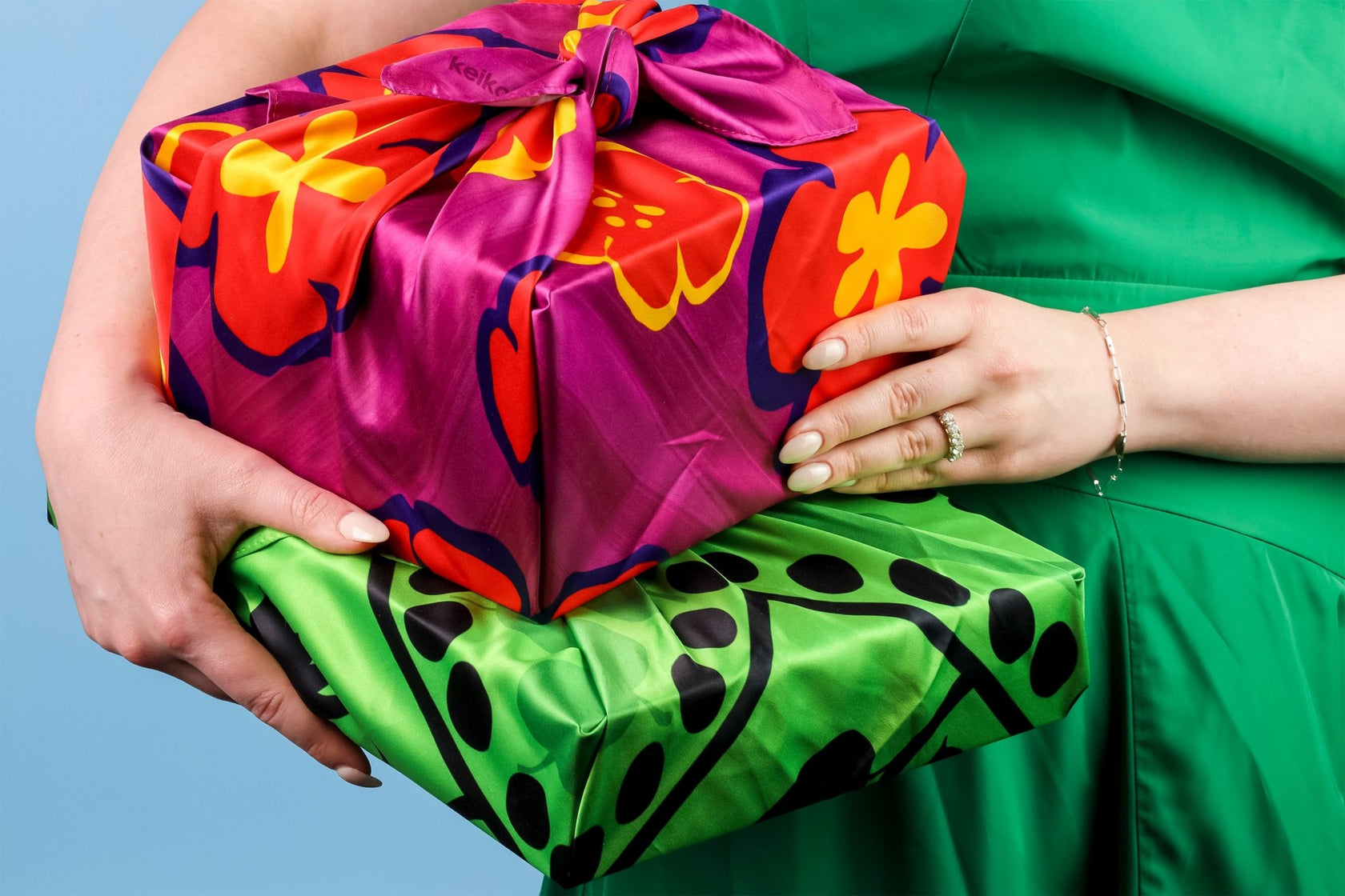 How to Tie a Furoshiki with the Kousa Tsutsumi Method: Step-by-Step Gu ...