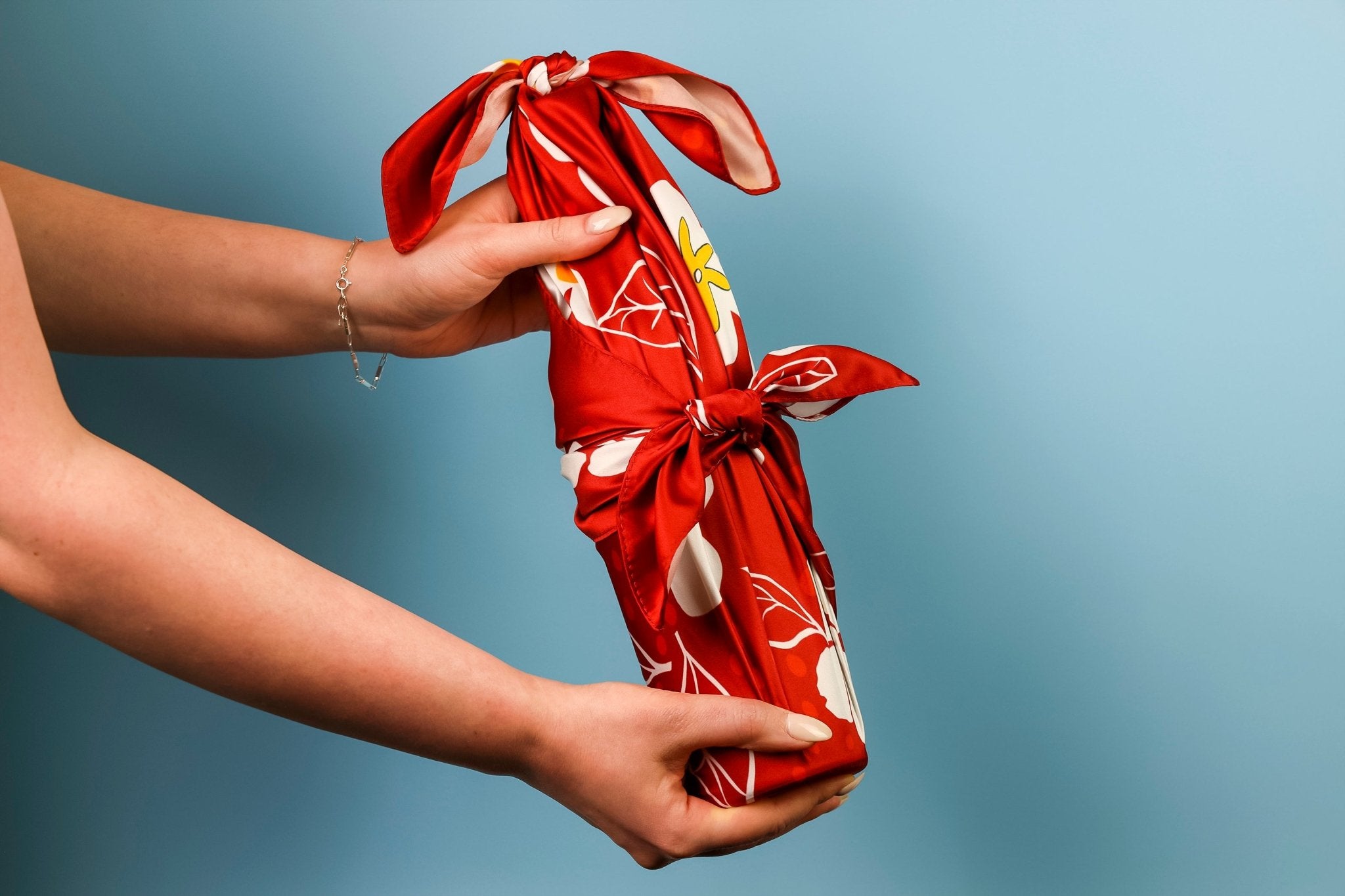 How to Tie a Furoshiki Bag with the Odekake Tesage Bukuro Method: An A ...